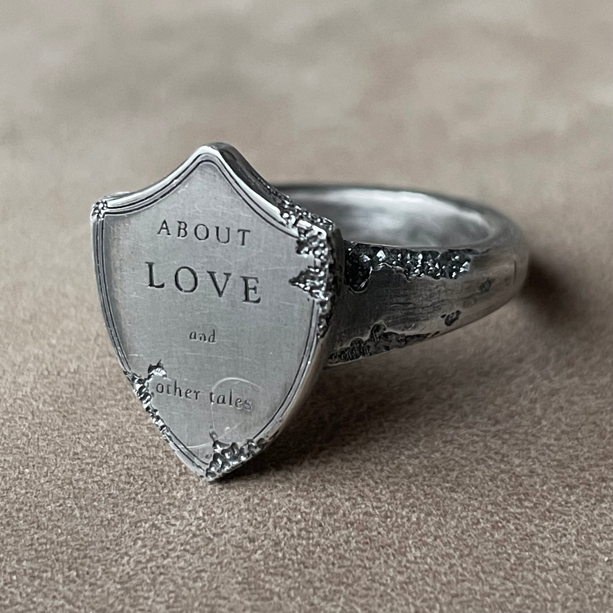 About love shield – TÓ GARAL